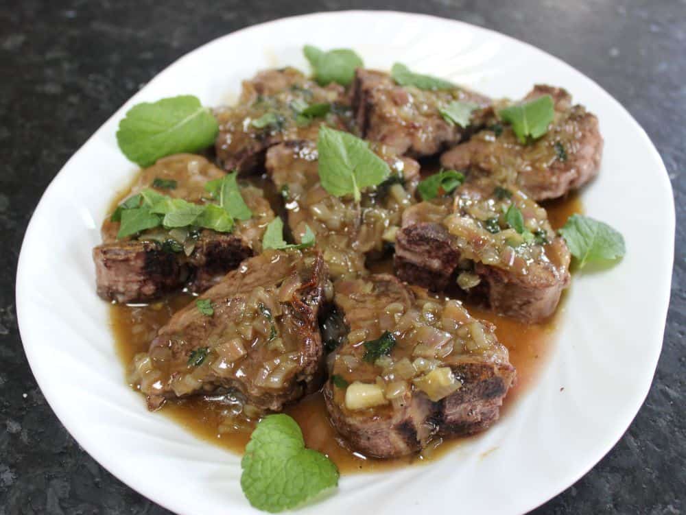 Lamb Chops Recipe with Mint & Shallot Sauce - 6 Weight Watchers ...