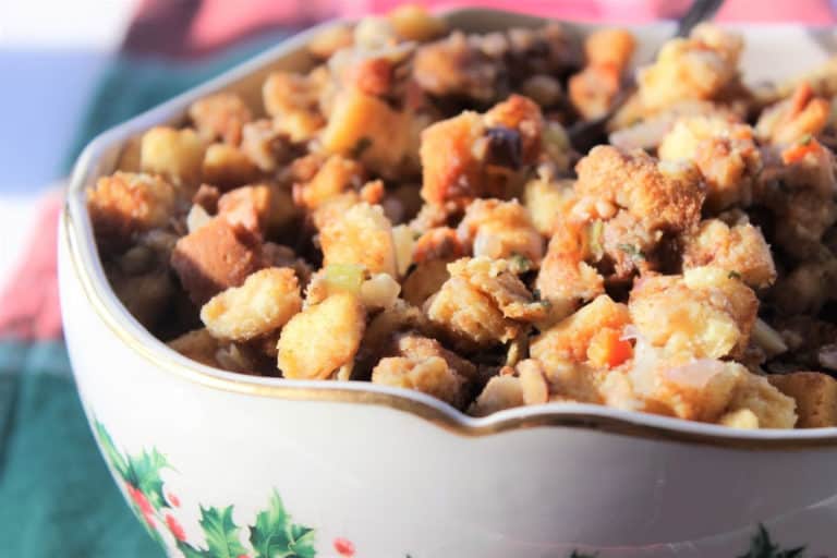 Moist Bread Stuffing Recipe: A Traditional Classic - Housewives of ...